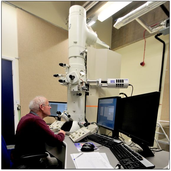 JEOL JEM-2100 | David Cockayne Centre for Electron Microscopy