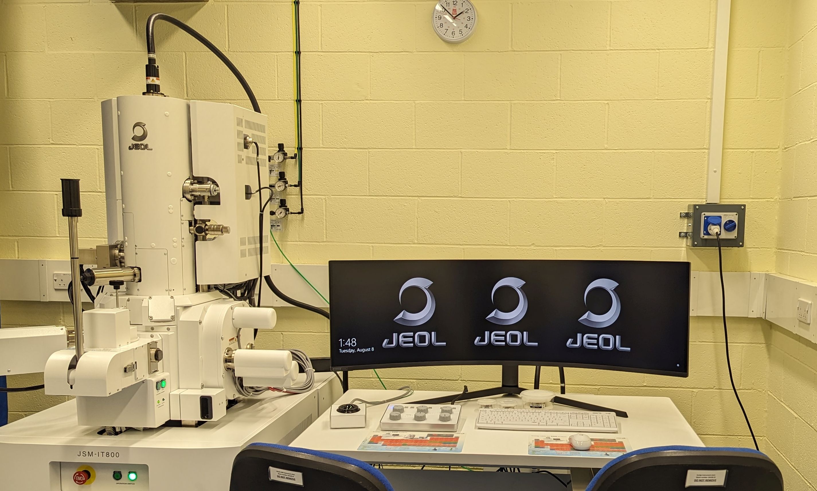 JEOL JSM-IT800 | David Cockayne Centre for Electron Microscopy